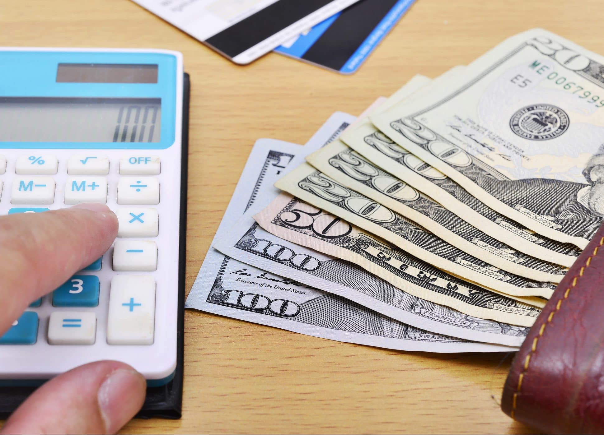 How Credit Card Minimum Payments Are Calculated | SavvyMoney Education