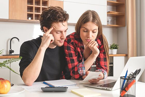 Managing Debt Without Stress | SavvyMoney Education